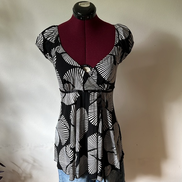 MKM Designs | Tops | Mkm Designs Tunic In Black And White Size Small ...